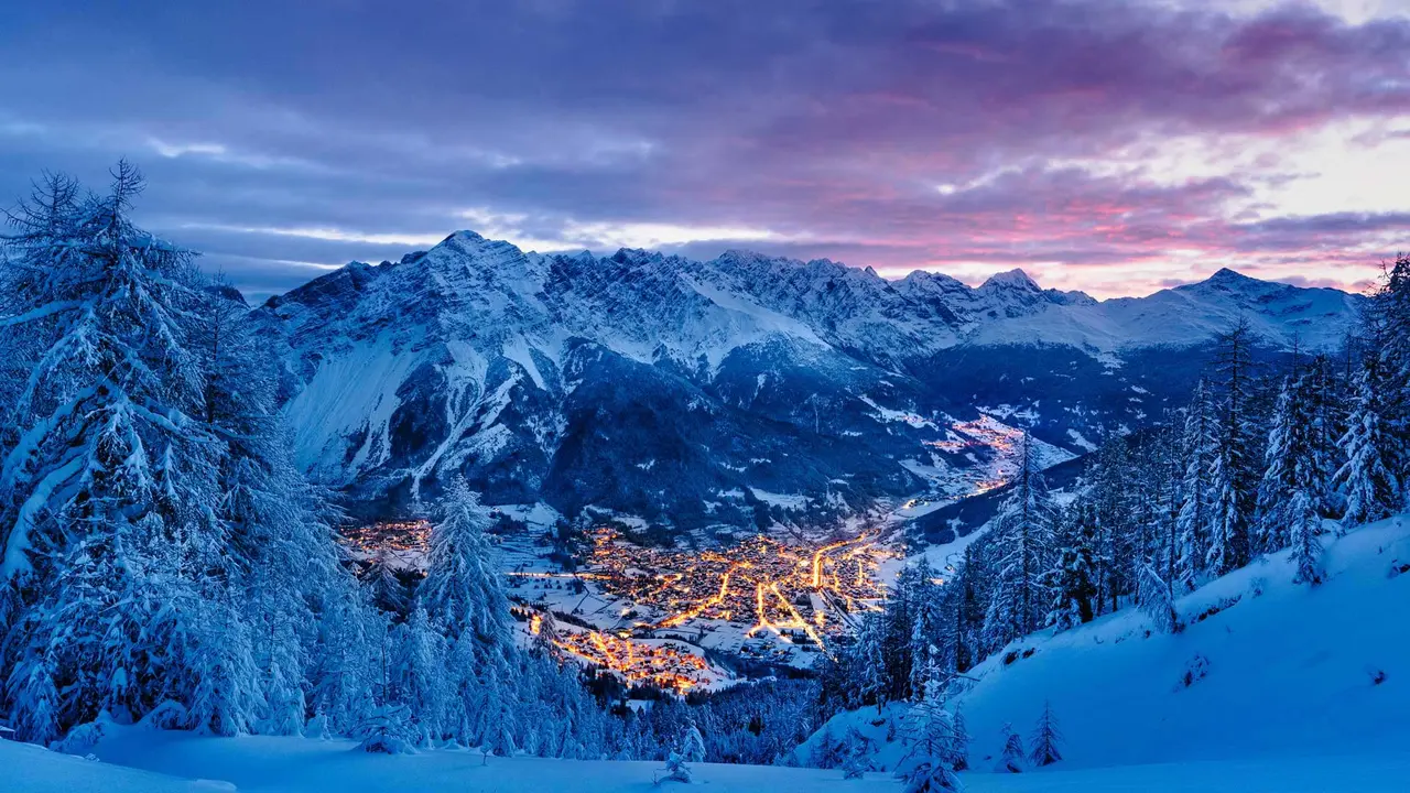 High mountains, deep history - Snow-covered landscape at Bormio ...
