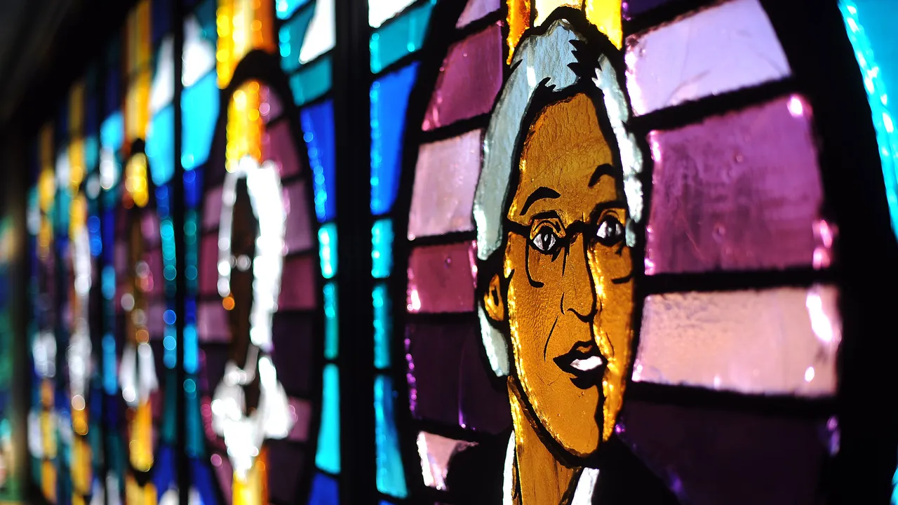 The face of change - Rosa Parks in stained glass window, Shorter ...